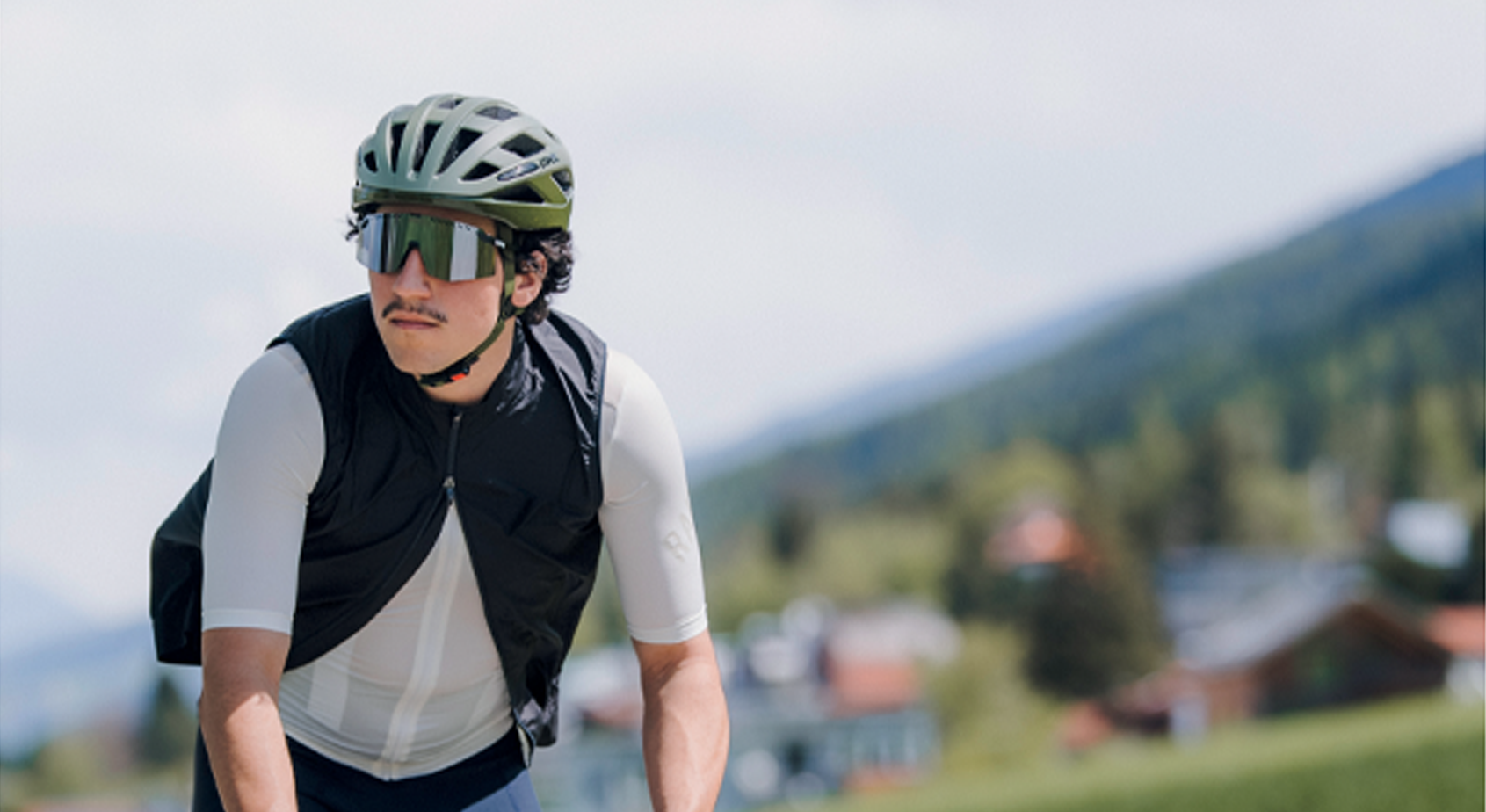 Uvex i-volute: protezione elevata e un design classico - Bici Style